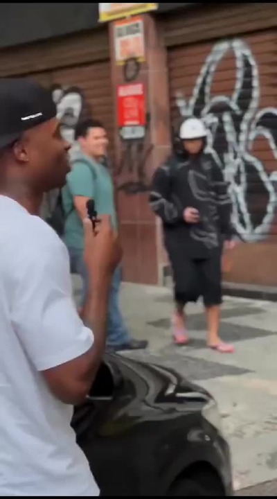 Não sei se dou risada ou agrido alguém - Meme by lUnileloParaverSo ...