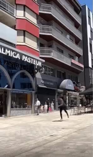 Flip In Andorra (Av. Meritxell, 95 - Andorra la Vella) - Meme by ...