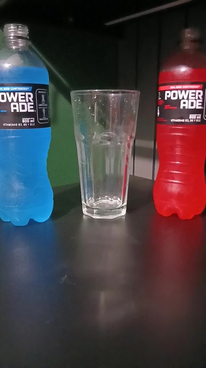 Ritual de Powerade purpura - Meme subido por deleted_2b89fd4bd7d ...