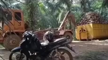 This trailer work is awesome - Meme by Zeio44 :) Memedroid