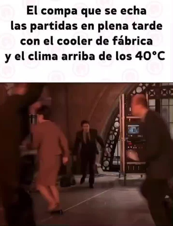 El colega que juega con el PC al borde del incendio - Meme subido por ...