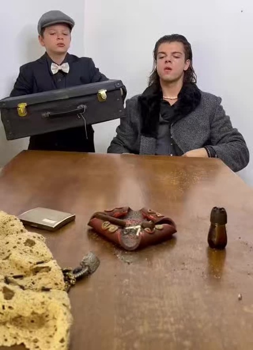 What's in the box - Meme by Knot_daddy :) Memedroid