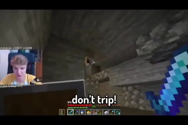 Fall to his death - Meme subido por Eduargr :) Memedroid