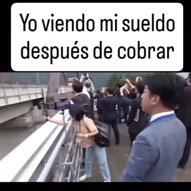 Yo revisando el sueldo y preguntándome quién me robó - Meme subido por ...