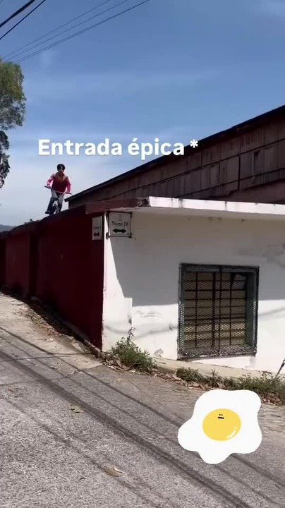 Por no ponerse casco en ambas cabezas - Meme subido por Ademan :) Memedroid