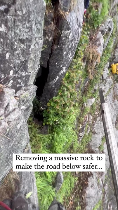 Bigg rock, rock fell, men happy - Meme by BenBluel :) Memedroid