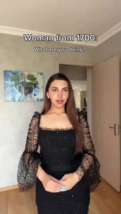 Girls with a time machine - Meme subido por CampingIsStrategy :) Memedroid