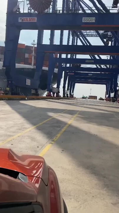 What is with the cargo ships all of a sudden? - Meme by Aldea :) Memedroid