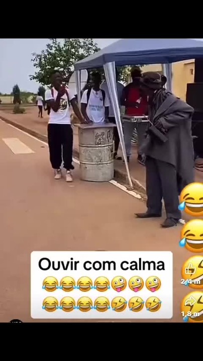 o cara que inventou o banco da França se iguala - Meme by lenni-san-of ...