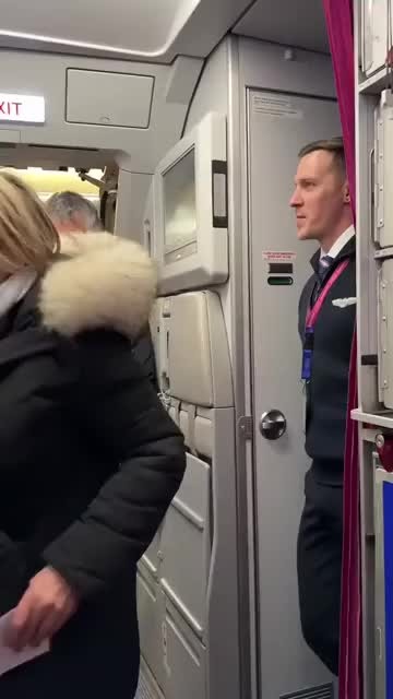 Parents will flight with their son as a pilot - Meme subido por KMAT97 ...