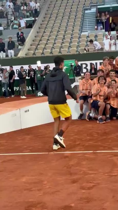 Carlos Alcaraz wins the French Open - Meme subido por MeekMeme :) Memedroid