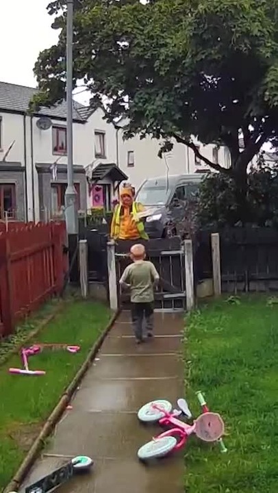 Smart son seeking help for mom - Meme by shamputurner :) Memedroid