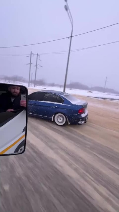 Snow drifting like a boss - Meme by mudhonor :) Memedroid