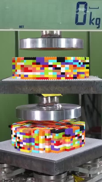 Strong lego set - Meme by ogbenjamin :) Memedroid